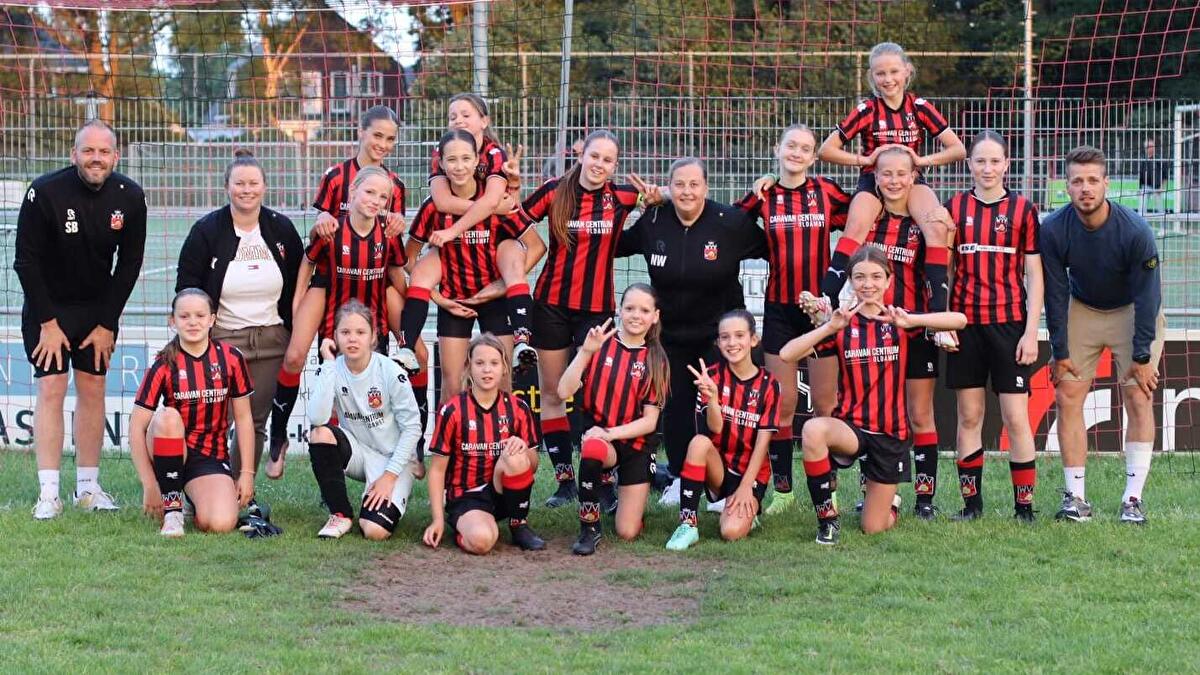 WVV MO13 MAG BLIJVEN GELOVEN IN DE TITEL - WVV 1896